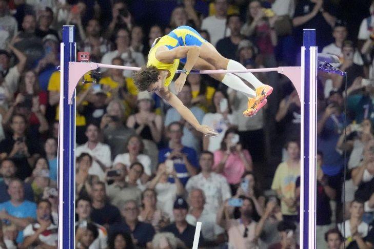 pole vault world record