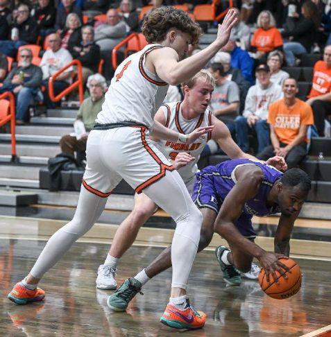Oilers improve to 10-1 with strong second half | The Courier Elmore has ...