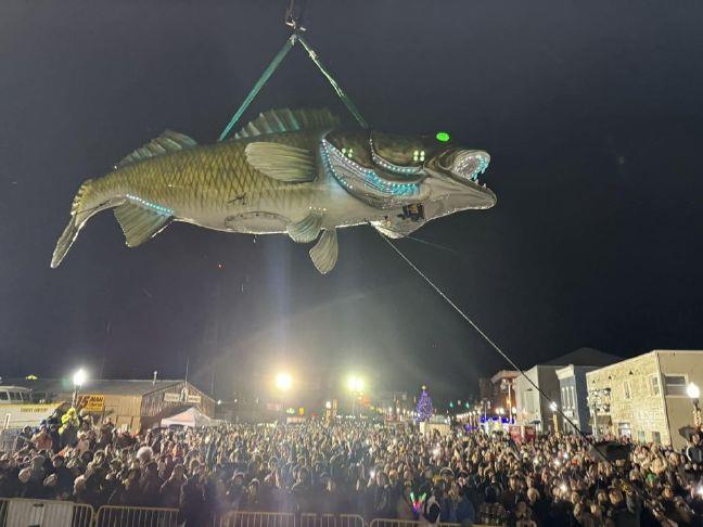 Weather doesn't dampen Walleye Drop | Review Times Many still attended ...