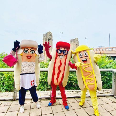 Guardians' hot dog race coming to Norwalk Library | Norwalk Reflector ...