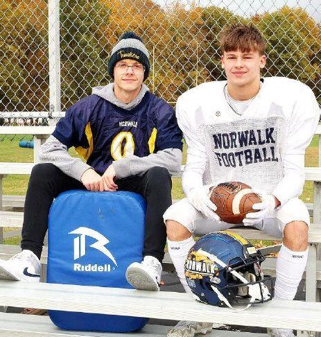 Kick return brought reward for Norwalk seniors | Norwalk Reflector ...