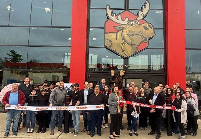 Jurassic Mart opens in Norwalk | Norwalk Reflector New dinosaur-themed Mickey Mart, Dunkin ...