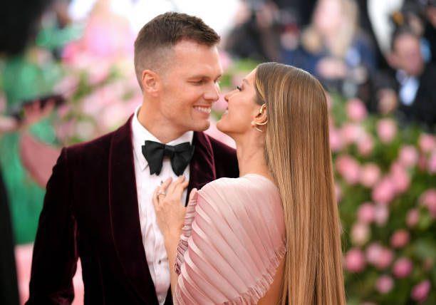 Tom Brady, Gisele Bündchen announce divorce | Sandusky Register Ends ...