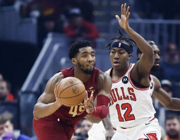 Donovan Mitchell sets Cavs record with 71-point game | Sandusky ...