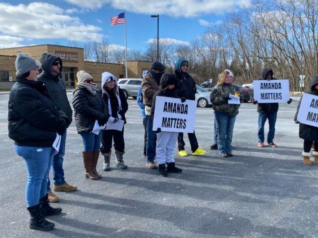 Peaceful gathering in remembrance of Amanda Dean | Sandusky Register ...