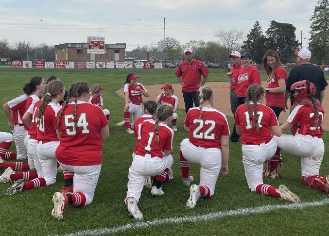 Lady Red stay in familiar 1st place | Sandusky Register Bellevue surged ...