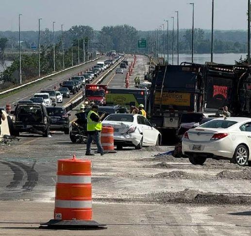 Large crash on Edison Bridge | The Courier Breaking