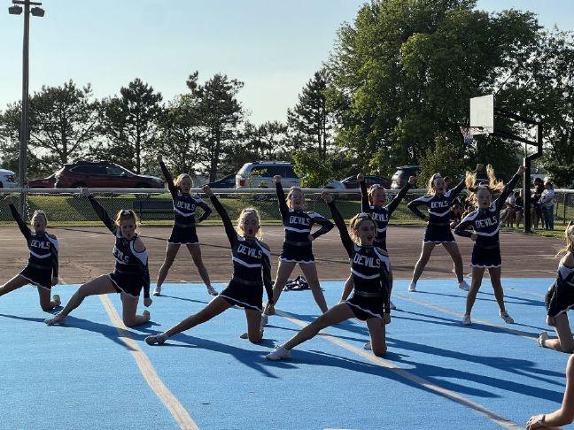 Local cheer teams kick off season | Advertiser-Tribune Local cheer ...