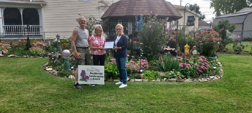Garden club award winners | Review Times Anita Keckler of the Fostoria ...