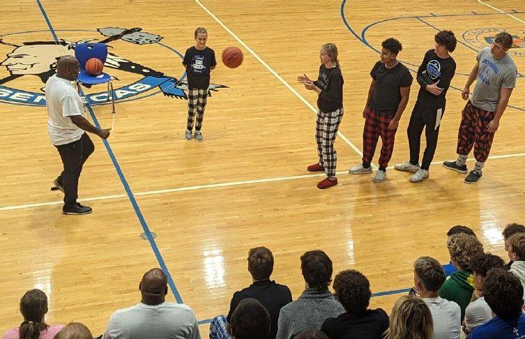 Dare to be great | Advertiser-Tribune Motivational speaker Melvin Adams ...